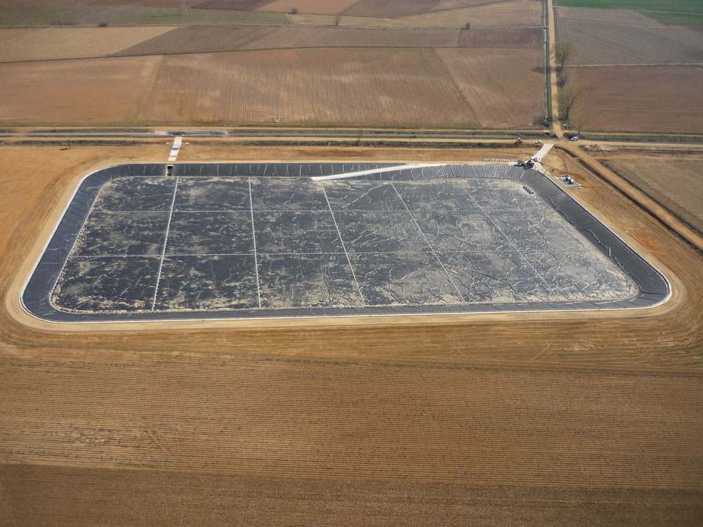 ? Impermeabilización de balsas de agua - riego | Tingeo